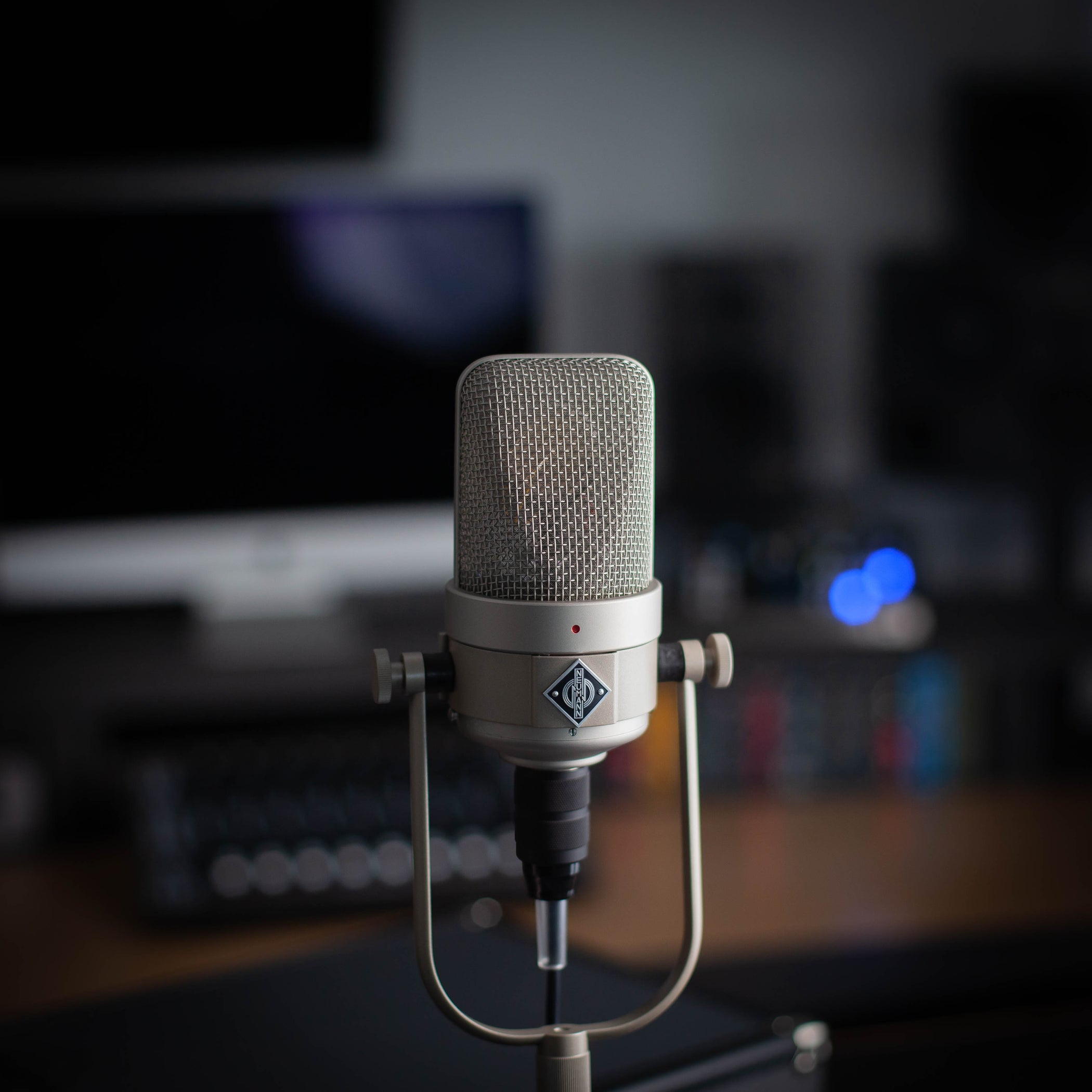 Neumann M49V Large Diaphragm Condenser Microphone (B-Stock) — Studiocare